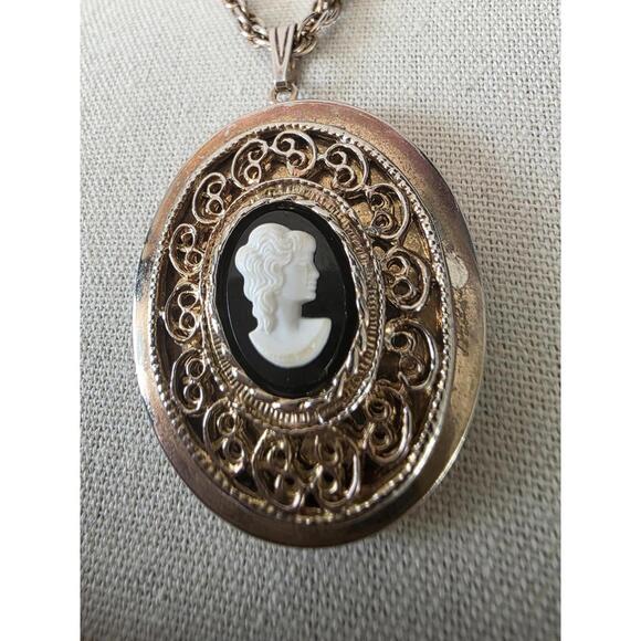 Other | Vintage Cameo Locket Necklace Ornate Silvertone Filigree | Poshmark